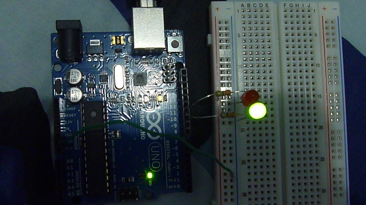 Computo Integrado: Incorporando Protoboard y Arduino