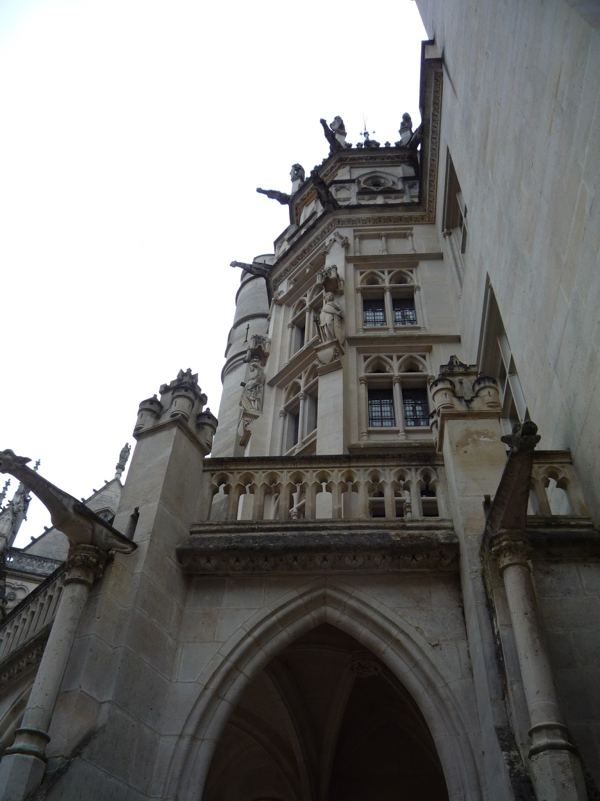 Be Sol Be: Chateau de Pierrefonds - Camelot, Merlin's Castle