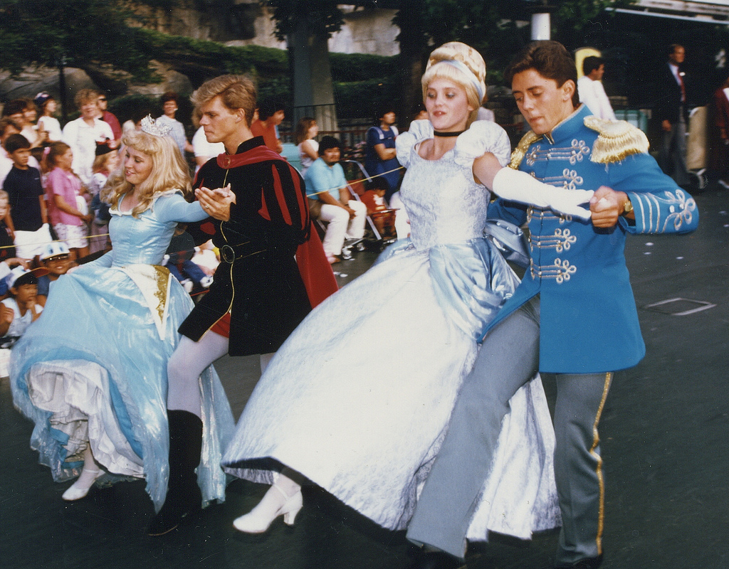 Filmic Light - Snow White Archive: Snow White Parade (50th Anniversary ...