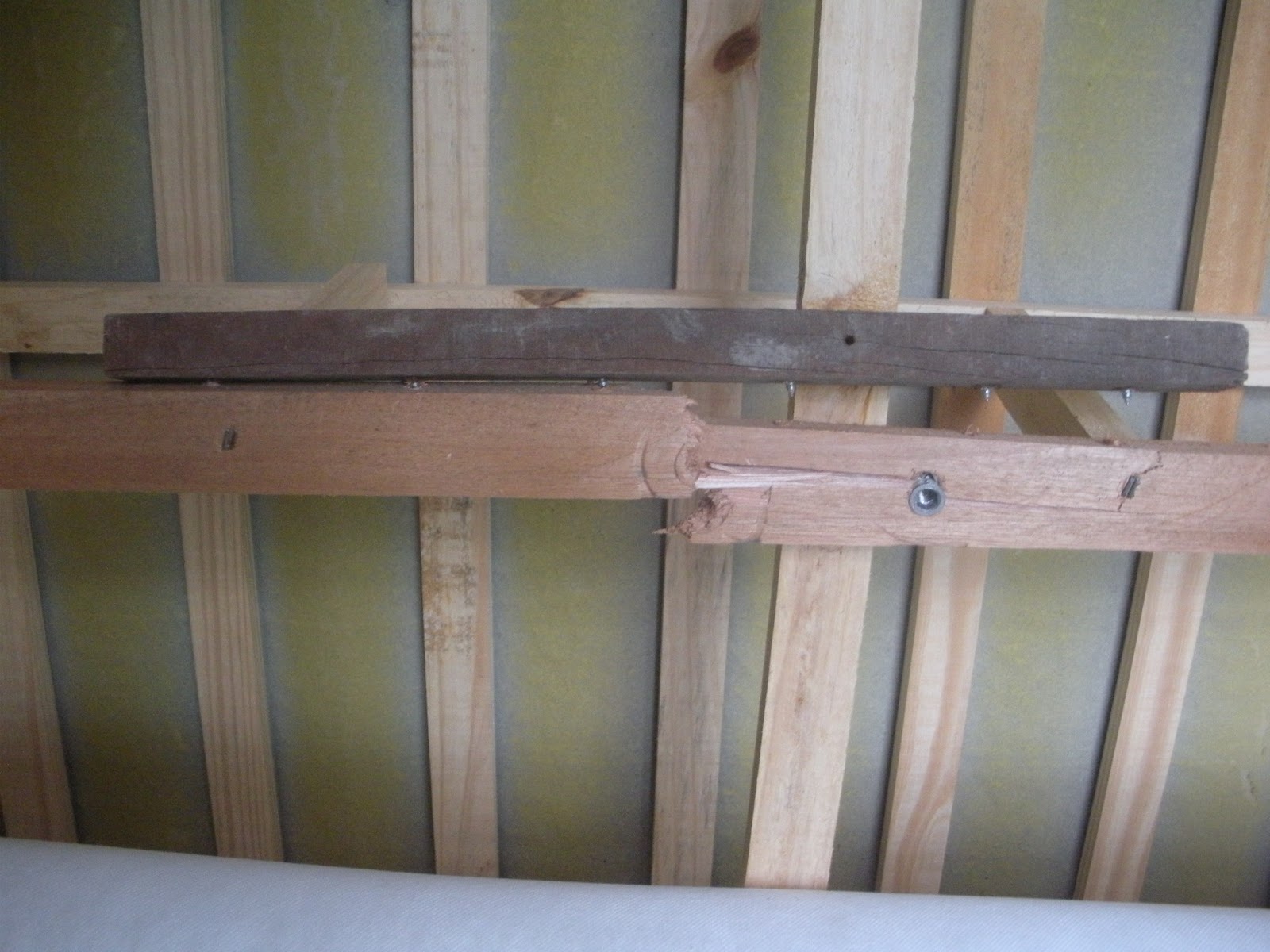 Refazendo Minha Casa: Consertando a Base da Cama (a cama quebrou)