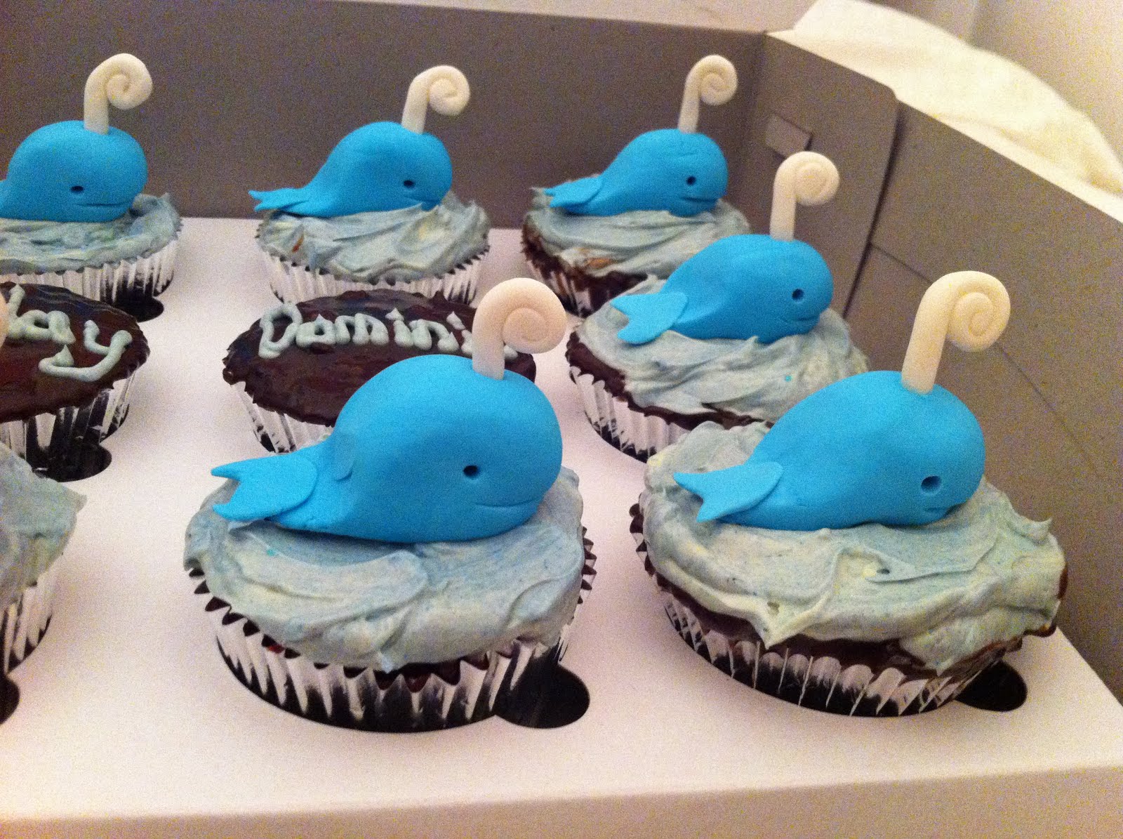 Cake in a Cup!: Blue Whale Cupcakes!