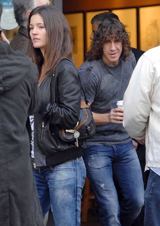 Carles Puyol with Wife Pics | FOOTBALL STARS WALLPAPERS