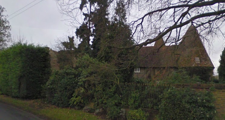 * A Young Vintage Wholigan *: Roger Daltrey at Holmshurst Manor