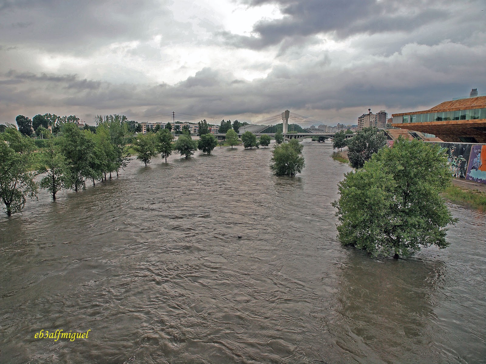 Miguel fotografia: El Segre en LLeida y Balaguer con mucha Agua
