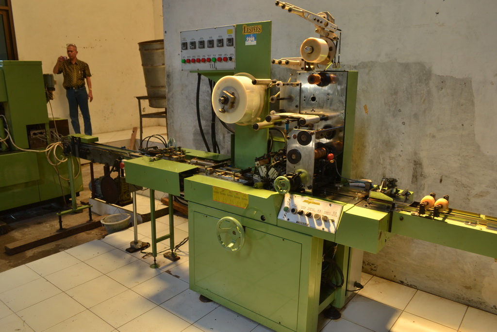 MESIN PACKING ROKOK 16 MILD, HLP ( china )