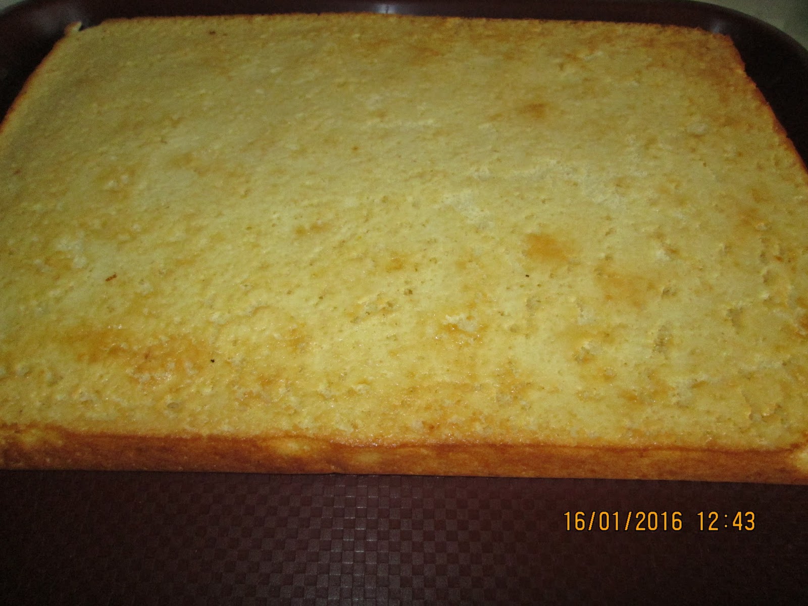 Prajituri de casa: Chec cu ananas şi chefir