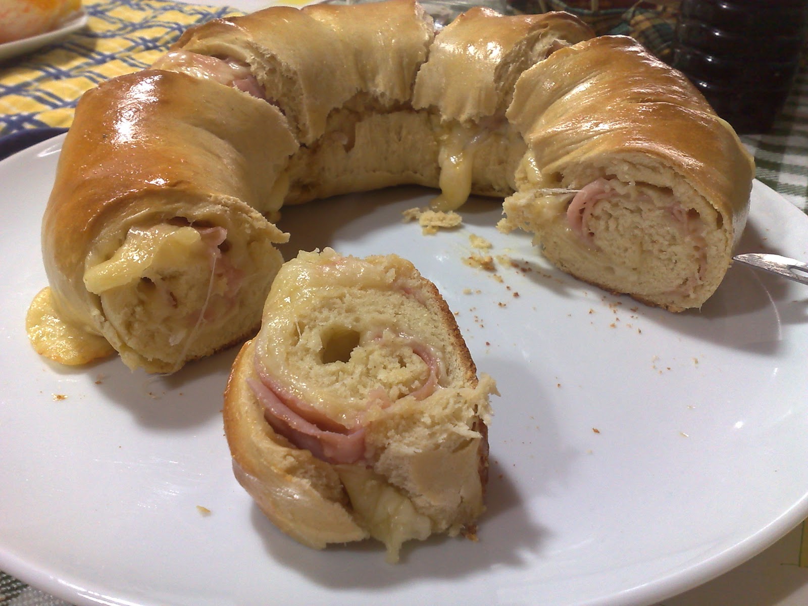 Rosca de jamón y queso