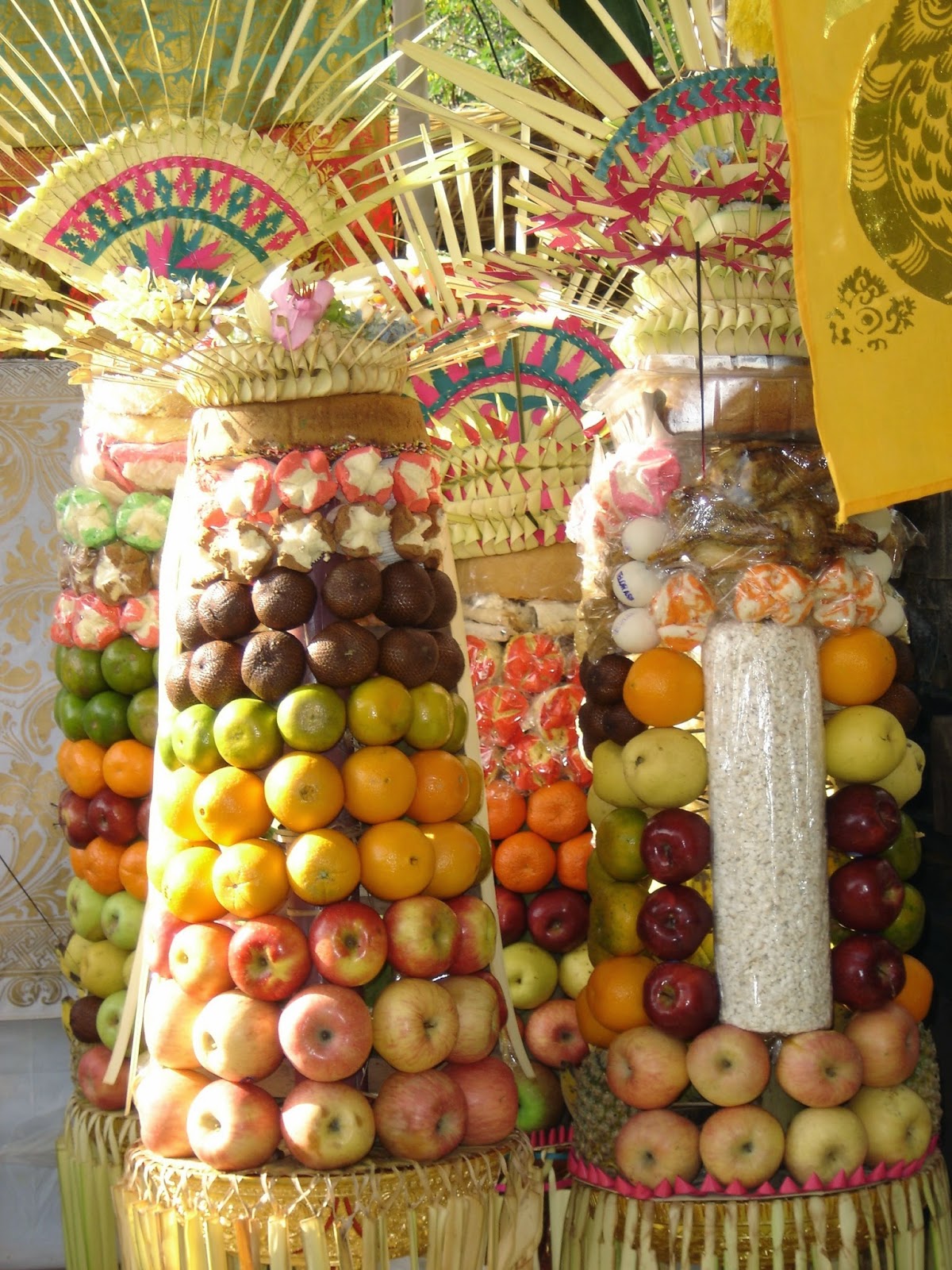 Bali Indonesia Holiday Travels: Gebogan Offerings | Bali Prosperity ...