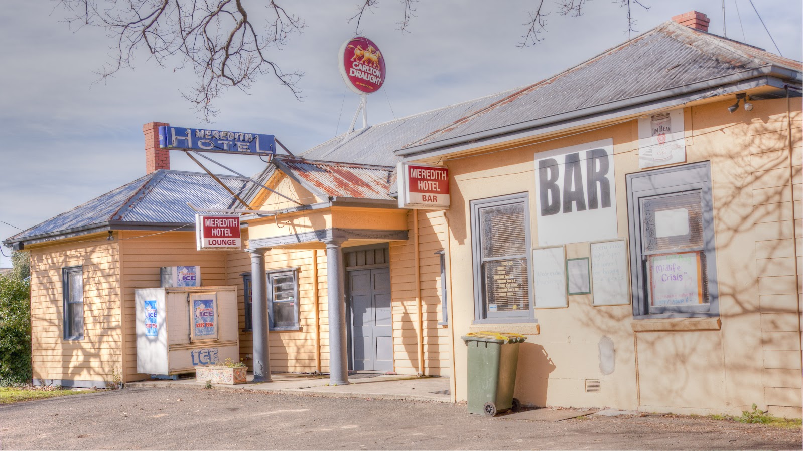 The Great Aussie Pub Crawl: Meredith Hotel, Meredith, Victoria