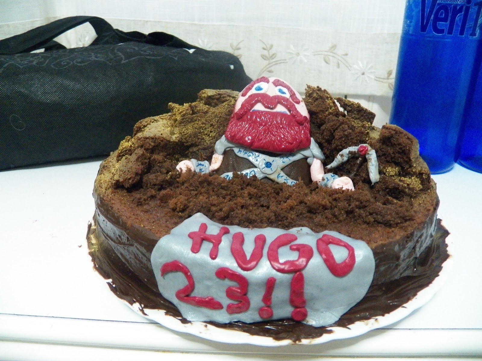 The dark doll: Greg, el enano que fue comido