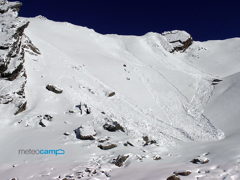 Meteo Campoo: Caída de aludes en las Cumbres de Alto Campoo, 7 de Abril