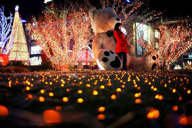 Christmas In Cities Around The World! [PART 1] - Tapandaola111