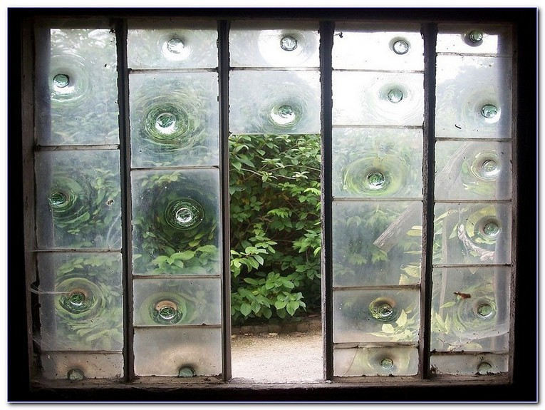 Bullseye Stained Glass Window - Glass Designs