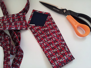 Dotti will do: finished #3 - tie mobile phone holder