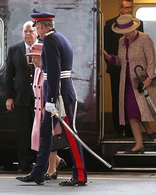 Royal Family Around the World: Queen Elizabeth II Attends ...