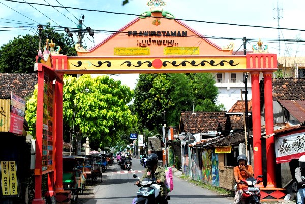 Prawirotaman, Kampung Batik Beralih ke Kampung Turis - Wisata Lokal ...