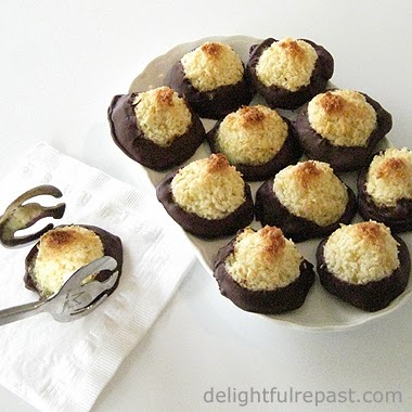 Delightful Repast: Kokoskakor - Swedish Coconut Cookies