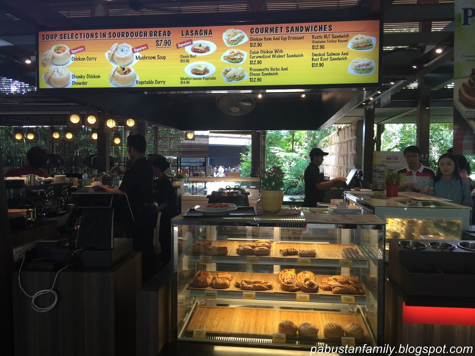 Family Travelogue: Ah Meng Restaurant Singapore Zoo/ Family Travelogue ...
