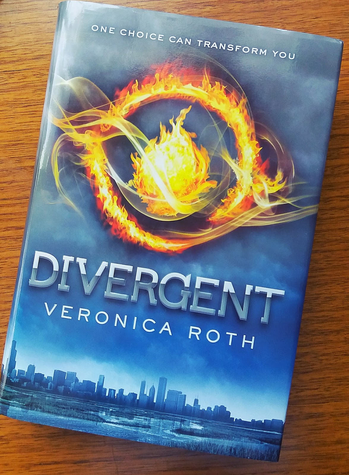 #4 Reseña: Divergente - un libro un nuevo mundo
