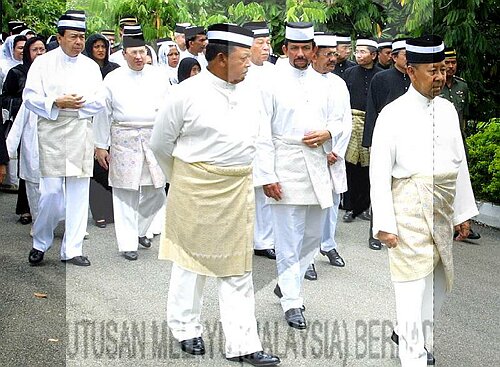 WARISAN RAJA & PERMAISURI MELAYU: 26 Ogos 2003 : Kemangkatan Sultanah ...
