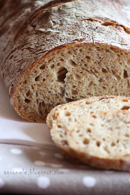 aguonėlė: Manų miltų duona su raugu & saulėgrąžomis