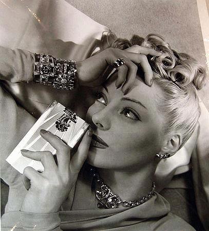 Annie's Fashion Break: Horst P. Horst photos