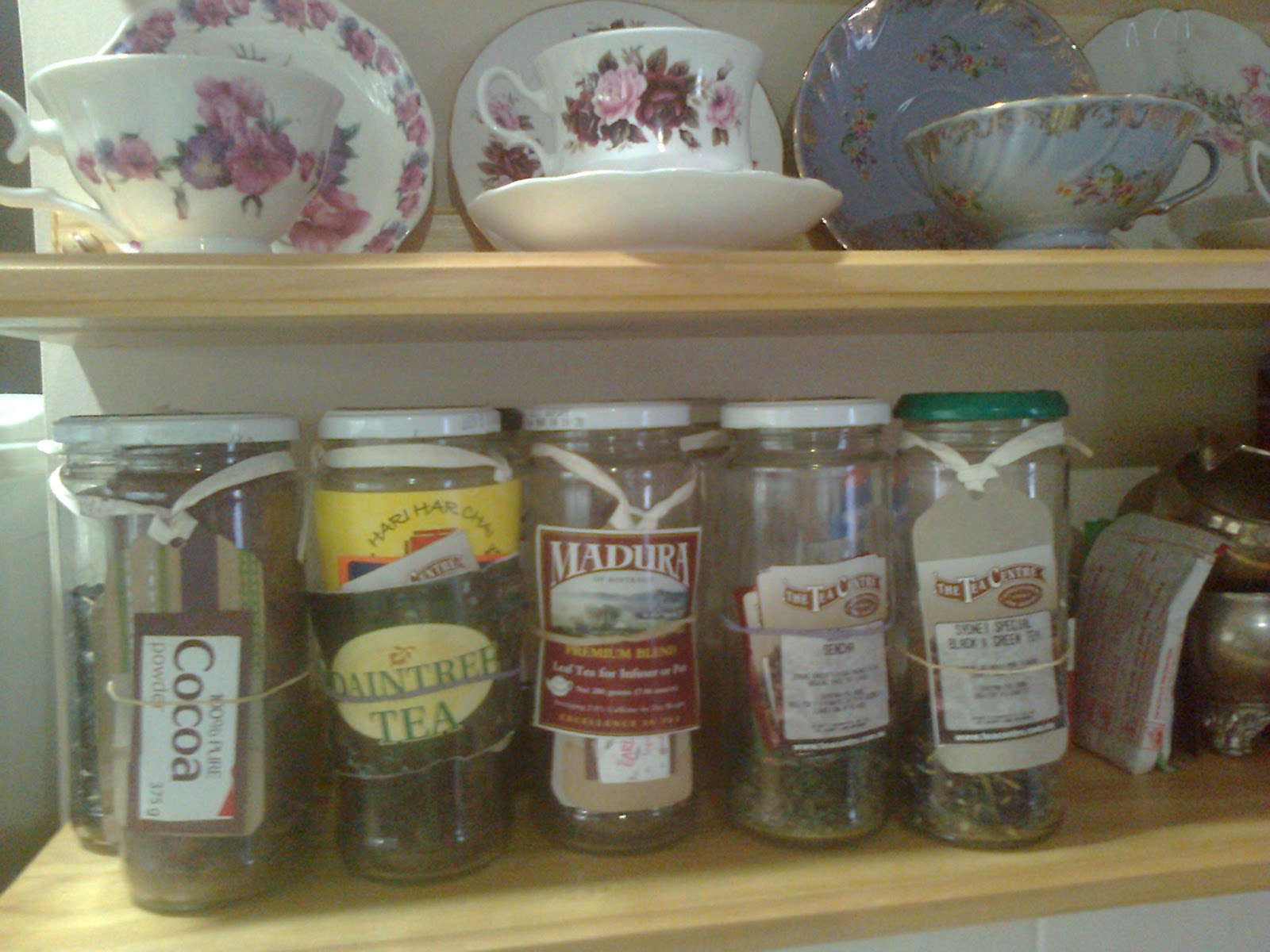 Easy to change, jar labels...