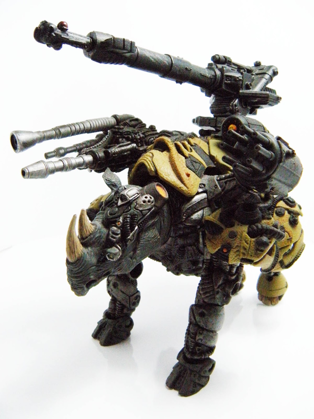 DAILY TOYZ: Portraits of Toyz : RHINO the Gray Thunder