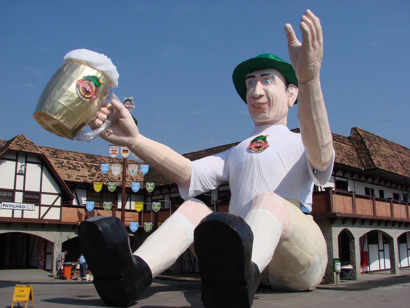 Panorama Albino Flores: CONCLUÍDA MONTAGEM DOS BONECÕES