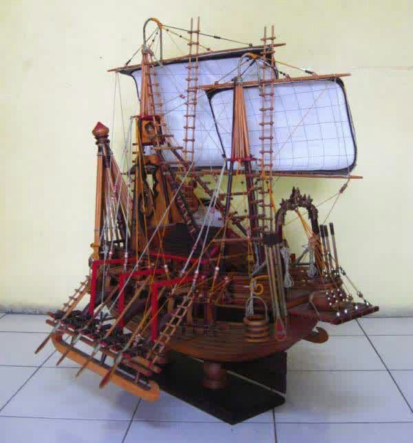 Toko Aksesoris dan Pernak Pernik Bagus: MINIATUR KRI DEWARUCI DAN KAPAL ...