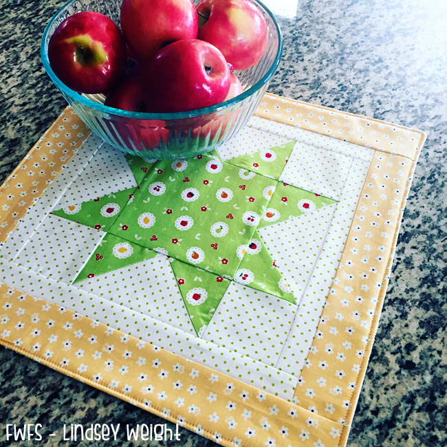 Fort Worth Fabric Studio: Simple Star Table Topper