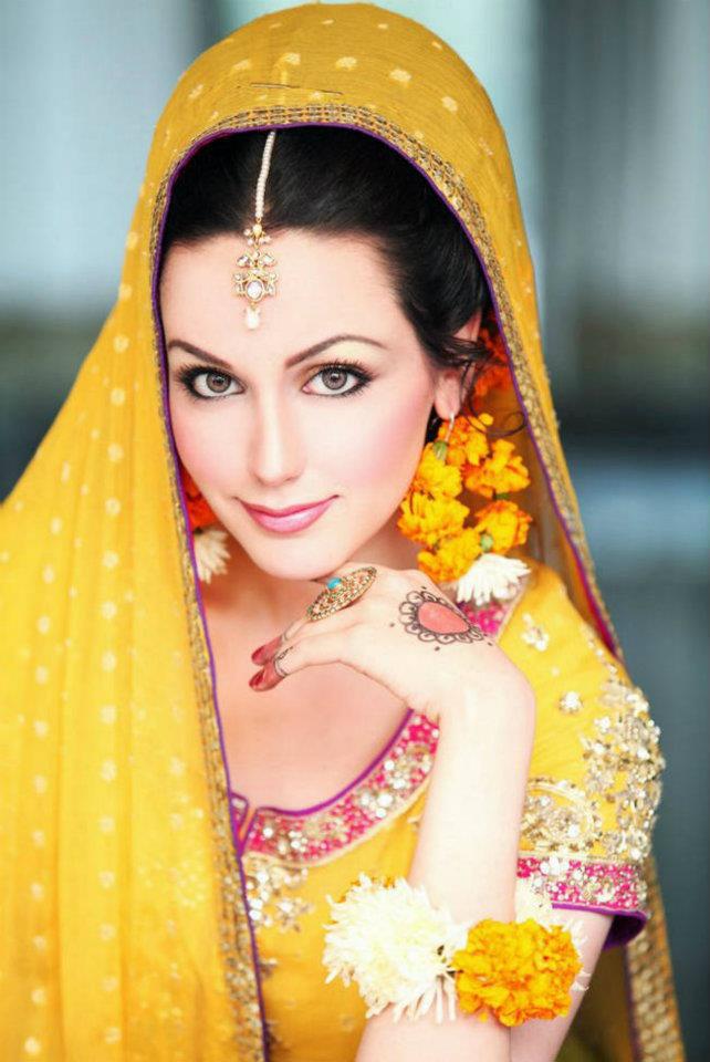 Pakistani Showbiz : Traditional Pakistani Bridal Shoot