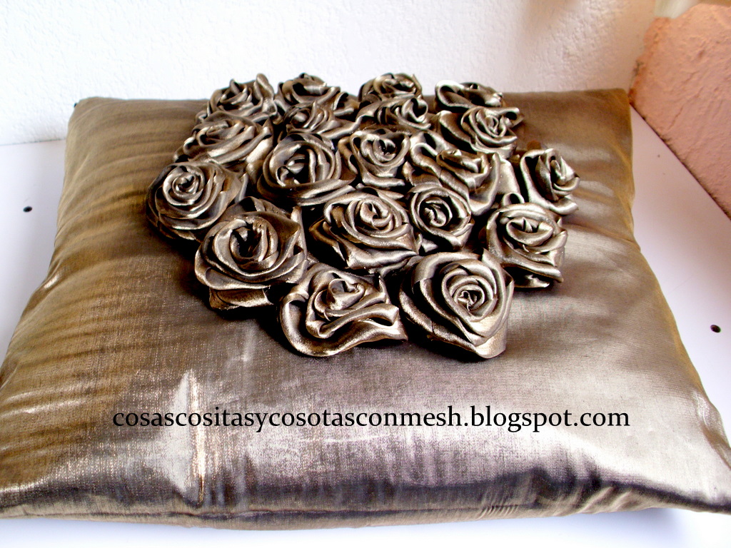 Como hacer un cojín de rosas ~ cositasconmesh