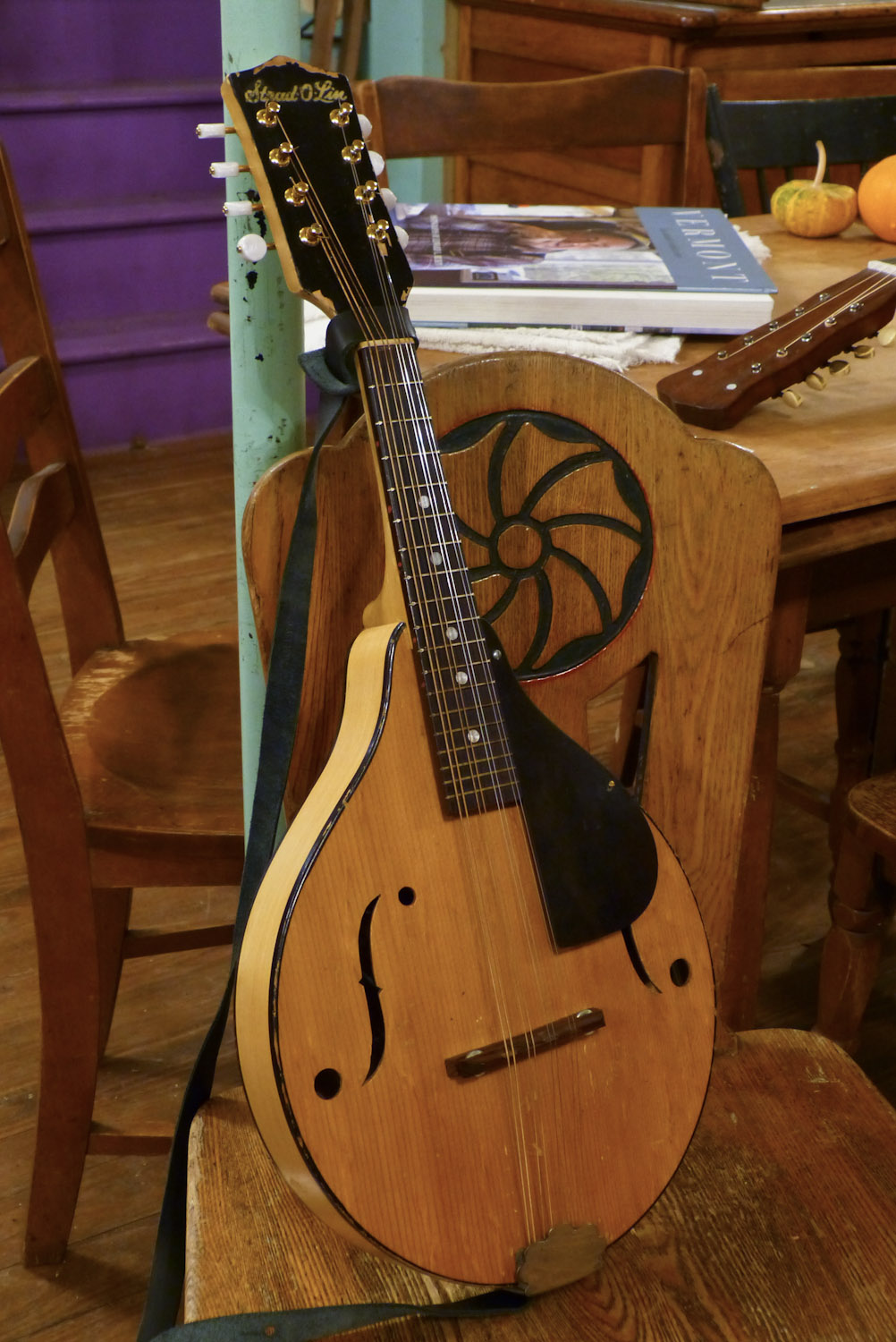 1940s Strad-O-Lin Archtop Mandolin