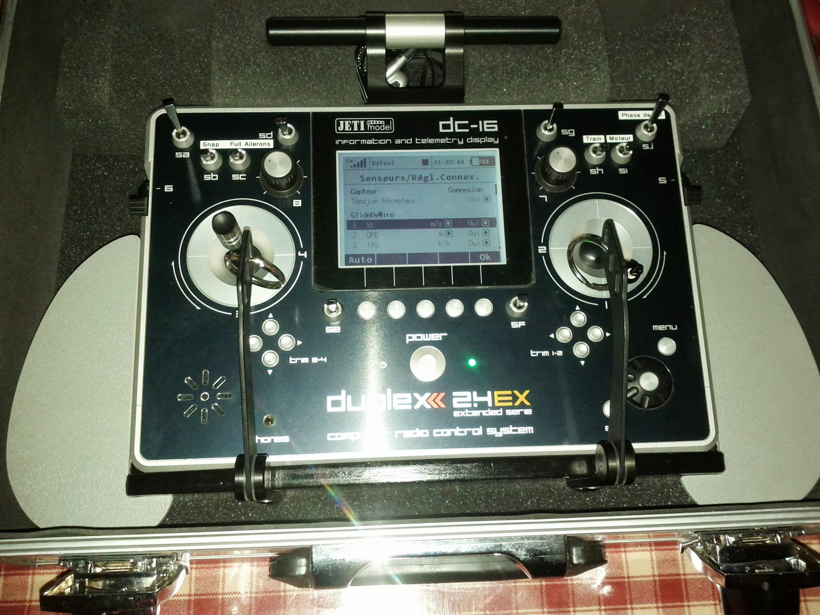 GlideByWIre: Vario-GPS sur Jeti DC16