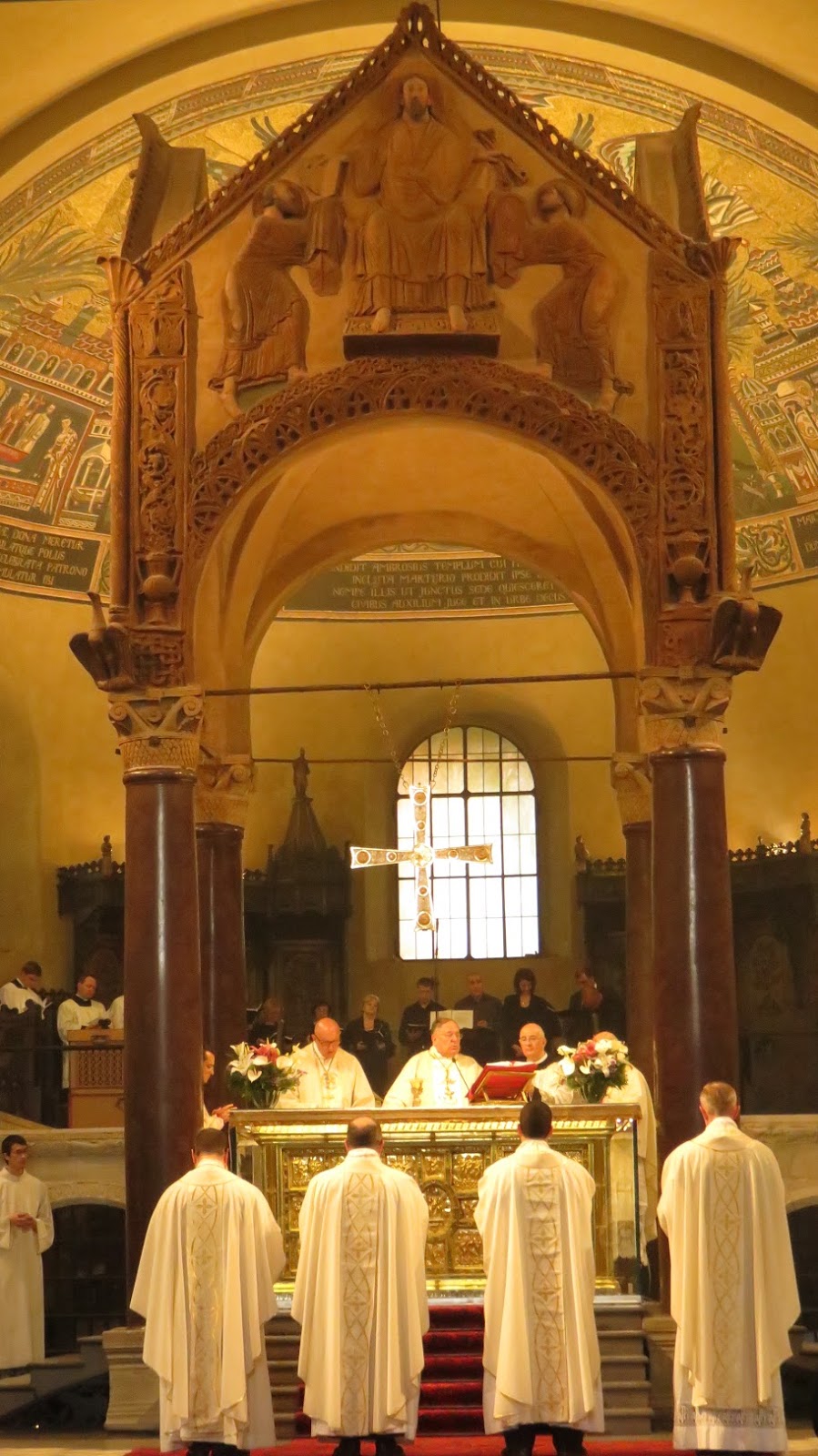 New Liturgical Movement: Sacra Liturgia: Modern Ambrosian Rite from the ...