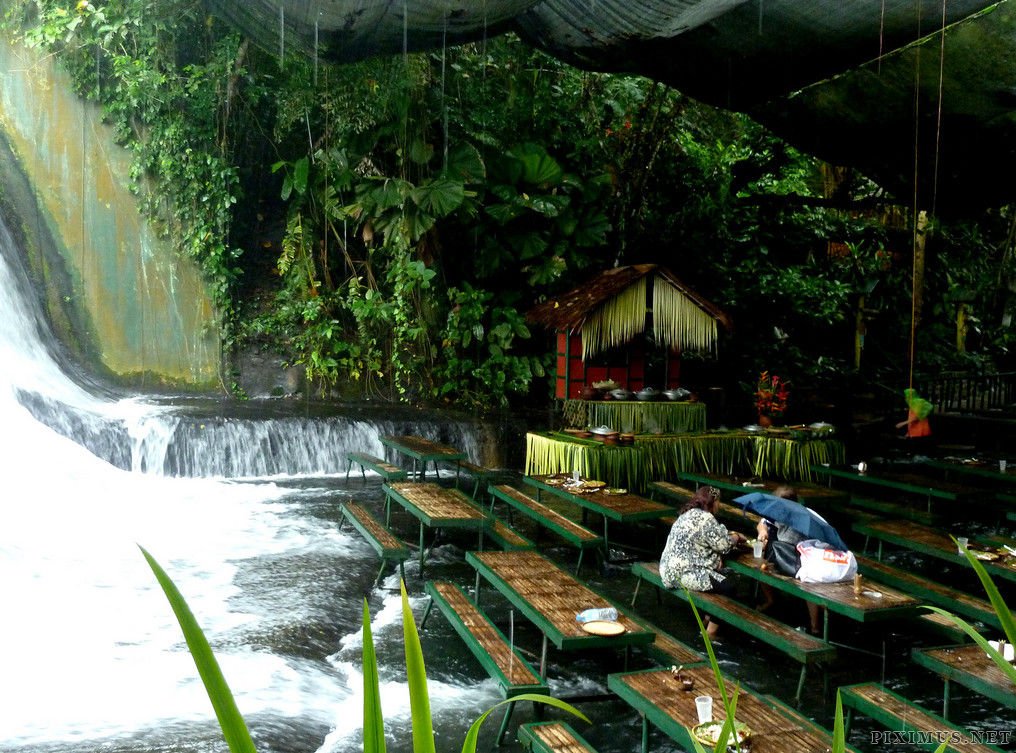 ♥ Secret Garden ♥.·:*¨¨: ♥ - A Waterfall Restaurant - ♥