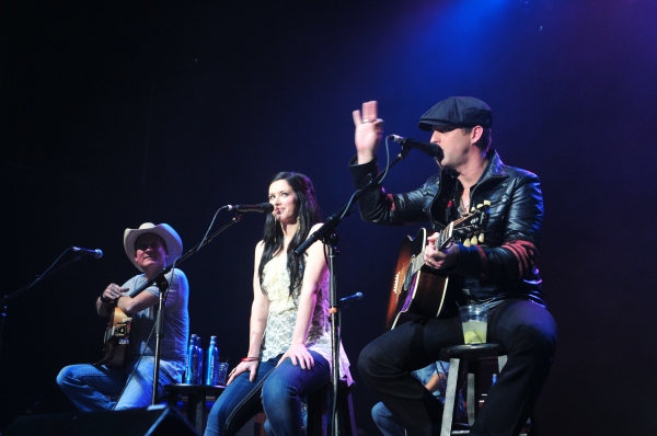 All that Glitters is Golden: Ten Man Jam - KILT - Houston, Texas