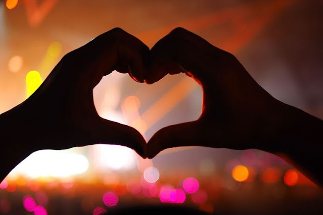 30 Gambar Love Keren dan Cantik - ServerGambar01