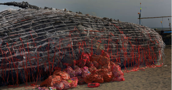 EcoworldReactor: "DEAD WHALE" ART of plastic trash