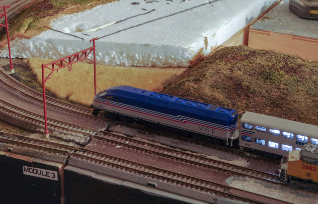 Model Railroad Miscellany: Virginia Railway Express Train