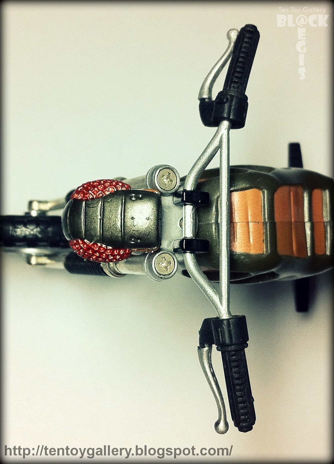 Ten Toy Gallery: Review: SHS EX Battle Hopper and Acrobattar