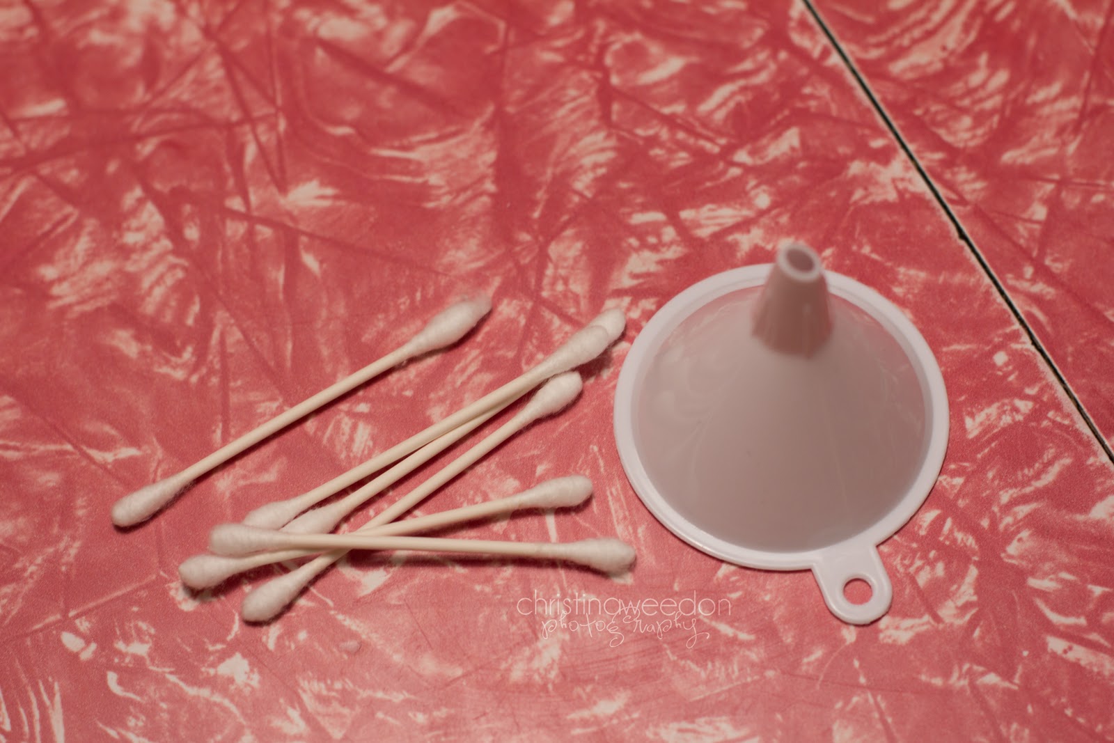 Dandelions on the Wall: Mess-Free Glitter Ornaments