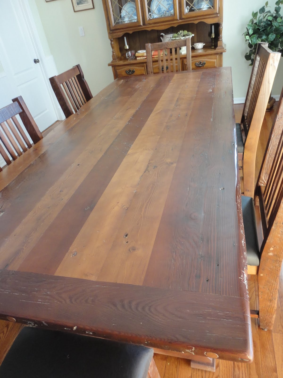 A plans woodwork: Making barn wood tables