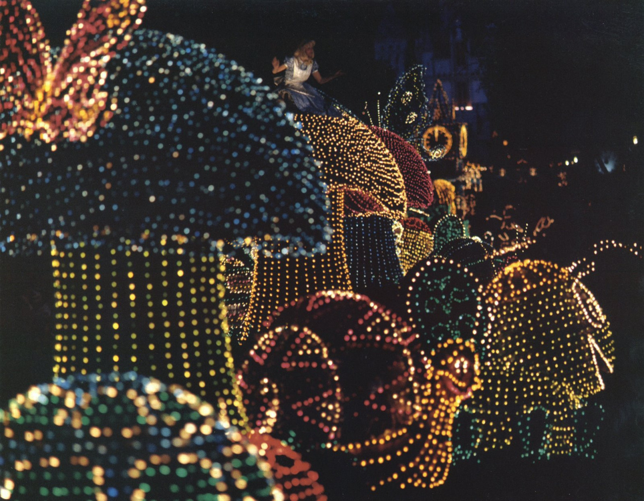 Disney Avenue: Making of: Main Street Electrical Parade