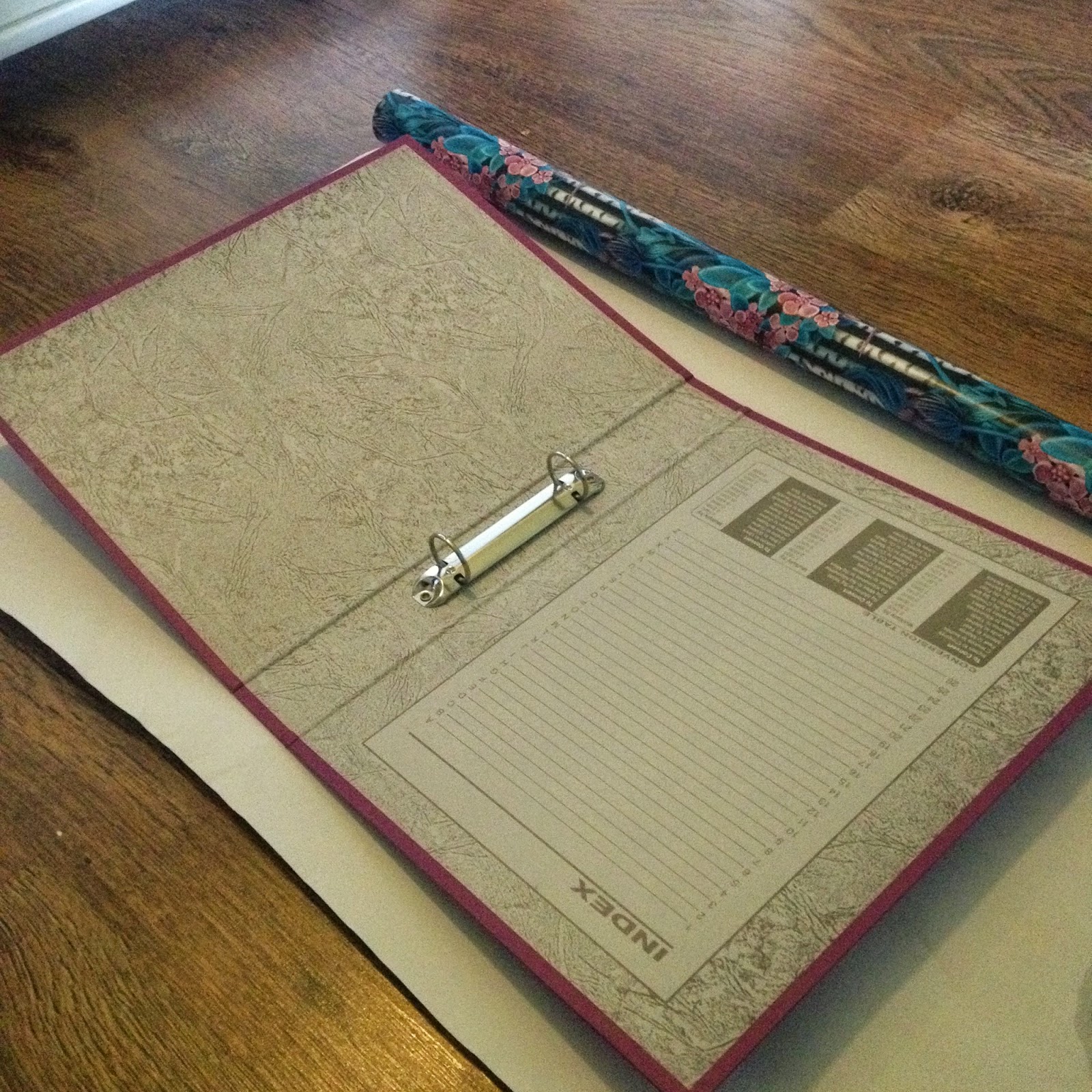 Fully Booked: BACK TO SCHOOL- Folder Decoration DIY