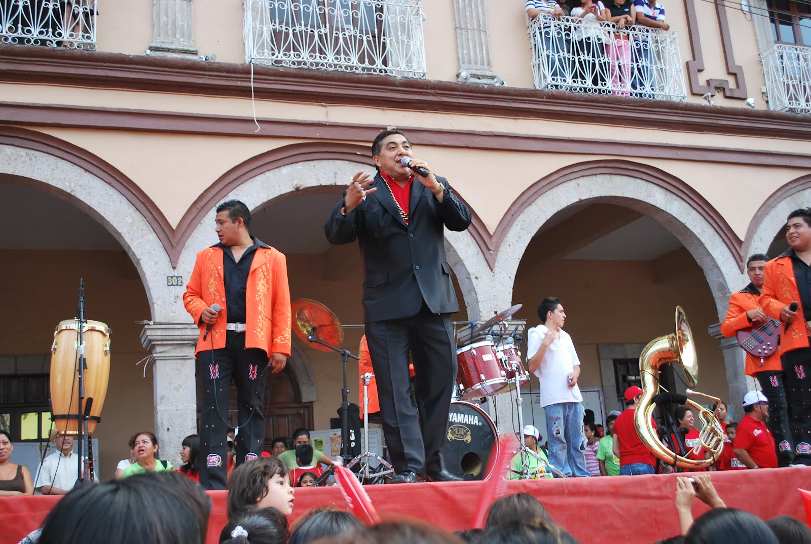 LA NOTICIA DEL HOY Y DEL MAÑANA: GUICHO DOMINGUEZ VISITO TLAPACOYAN