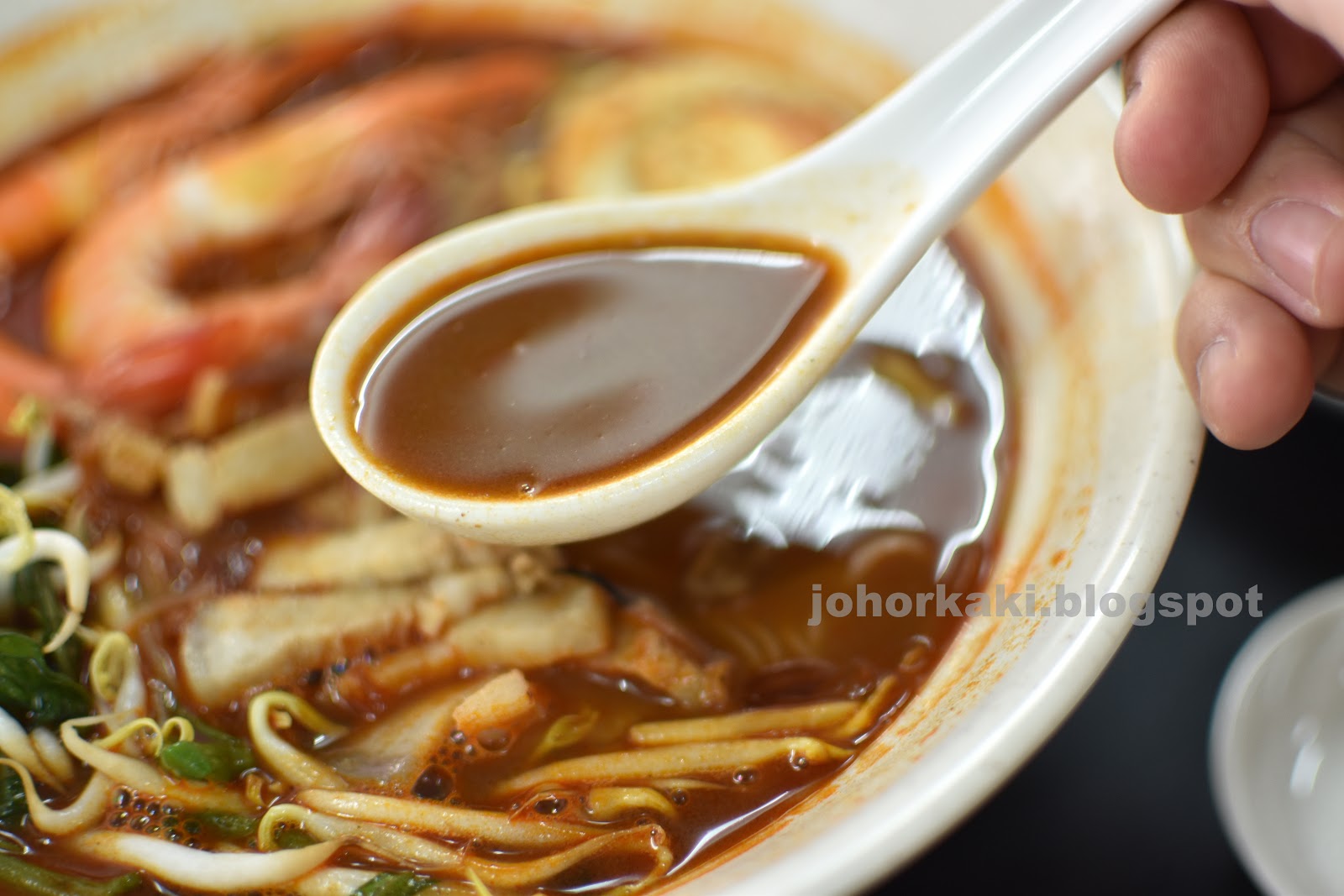 Chef Ong's Kick Ass Penang Hokkien Prawn Mee Johor Permas Jaya |Tony ...