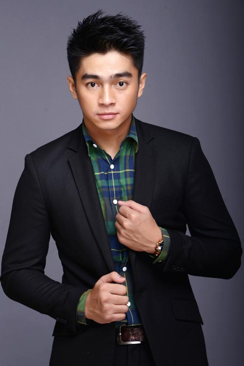 Biodata Deva Mahenra Lengkap Dengan Agama dan Foto Terbarunya