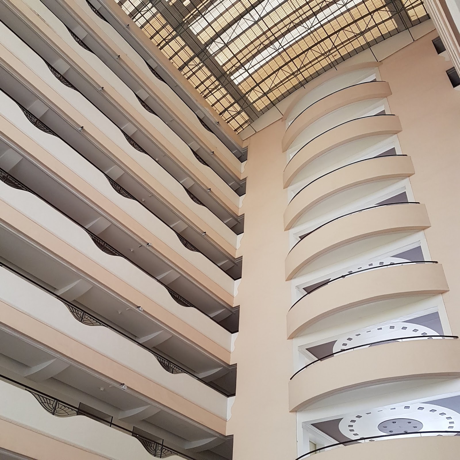 Review #7: Atrium Hotel, Pasay, Philippines - Lakwatserong Pusa